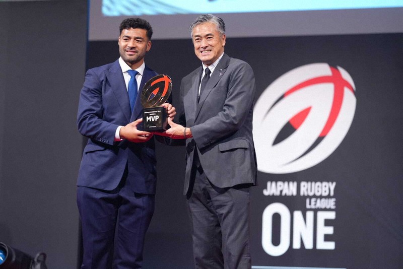 【リーグワン年間表彰式】BL東京・モウンガが2季連続MVP 日本語で「カンシャ」とメッセージ（スポニチ） | 毎日新聞