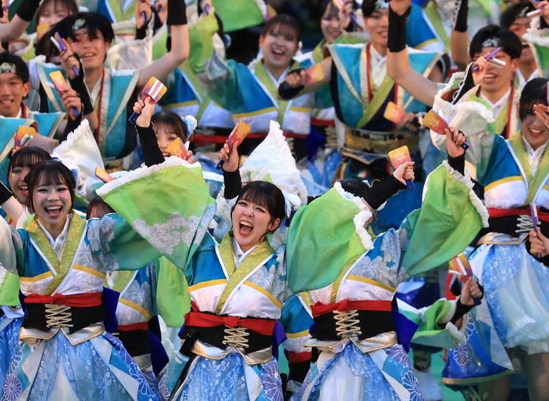 札幌初夏の風物詩・YOSAKOIソーラン祭りが開幕 [写真特集1/27] | 毎日新聞