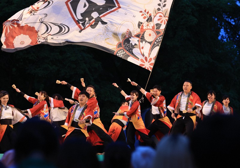 札幌初夏の風物詩・YOSAKOIソーラン祭りが開幕 [写真特集1/27] | 毎日新聞