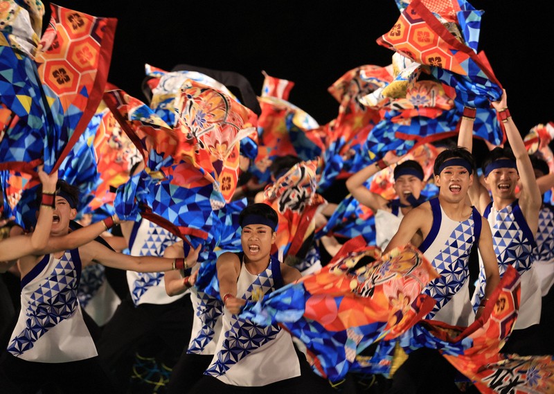 札幌初夏の風物詩・YOSAKOIソーラン祭りが開幕 [写真特集1/27] | 毎日新聞