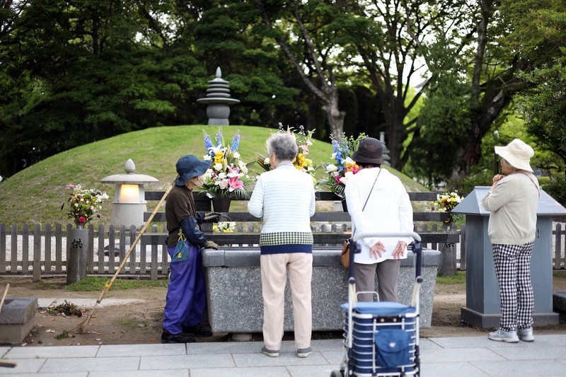 In Photos: Hiroshima woman keeps cleaning up area around memorial for A ...