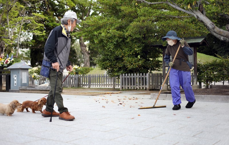 In Photos: Hiroshima woman keeps cleaning up area around memorial for A ...