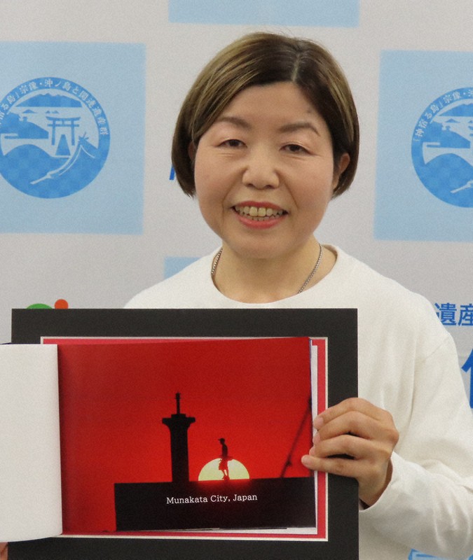 魅力発信アンバサダー pirokoさん 米国で地元・宗像PRへ 夕焼けなどの風景を写真集に ／福岡 | 毎日新聞