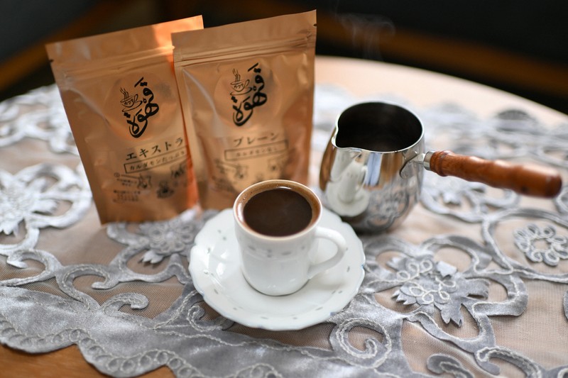 News in Easy English: Syrian man in Osaka uses Arabic coffee to help ...