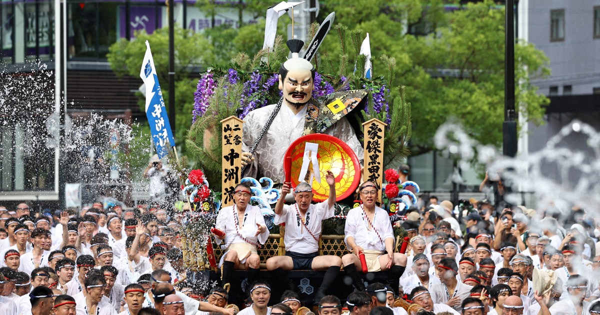 Hakata Yamakasa festival shows off floats to cheers in downtown Fukuoka ...