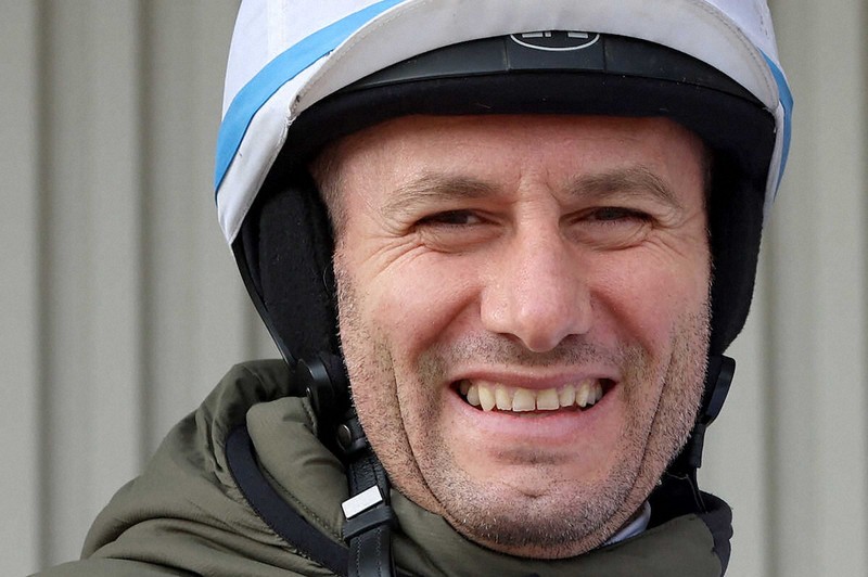 米遠征ミルコ・デムーロ騎手が9R・G2騎乗8着 4Rでは最低人気3着 前日に今回の渡米後初勝利（スポニチ） | 毎日新聞