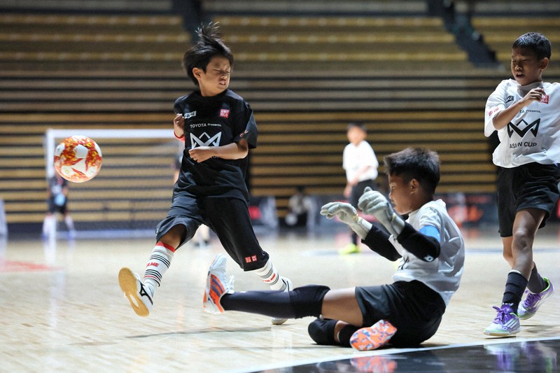 本田圭佑さん考案の育成年代4人制サッカー「4v4」国際大会 タイが優勝 [写真特集1/14] | 毎日新聞