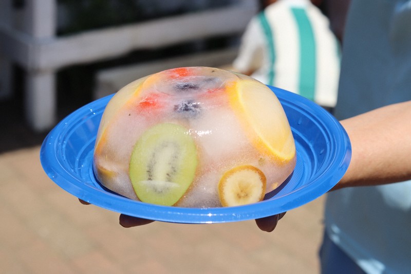 'Popo' the orangutan at zoo near Tokyo given 'ice cake' filled with ...