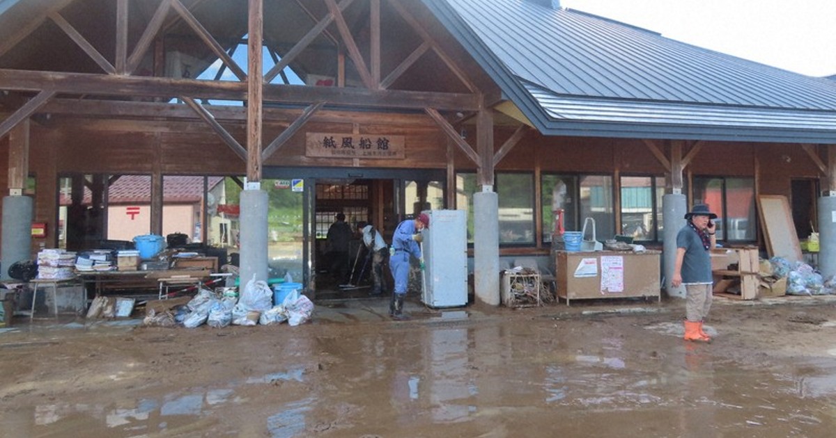 In Photos: Flooded river sweeps shop 150 m away in north Japan's Akita Pref. - The Mainichi