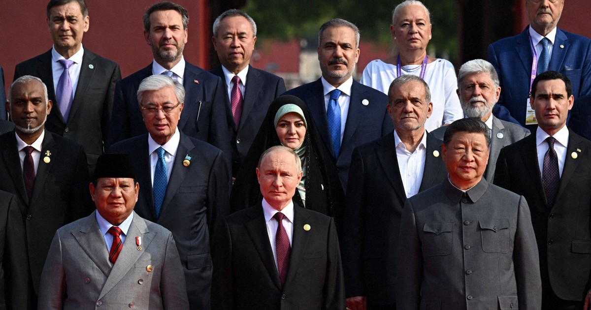 インドネシア大統領、中国軍事パレードに出席 抗議デモ沈静化で | 毎日新聞