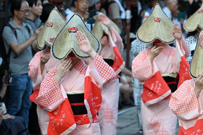 In Photos: Dancers gracefully perform at festival with 300 yrs of ...