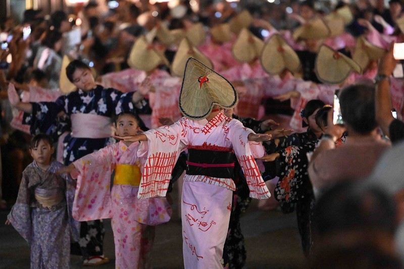 In Photos: Dancers gracefully perform at festival with 300 yrs of ...