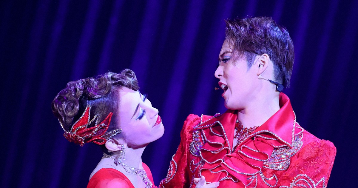 OSKトップコンビの絆深まる 「EXPO2025‼ REVUE OSAKA」開幕 | 毎日新聞