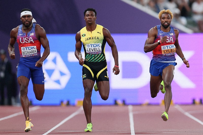 世界陸上19日の競技 ノア・ライルズが男子200mで4連覇 [写真特集1/30] | 毎日新聞