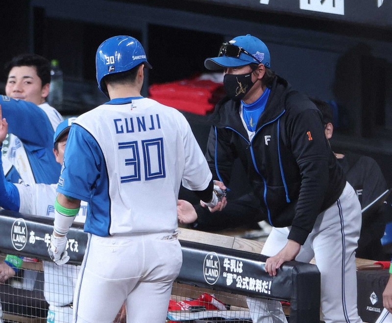 新庄日本ハム CS完封発進でファイナルS進出に王手！ 伊藤大海エースの貫禄「ワンチーム！」（スポニチ） | 毎日新聞