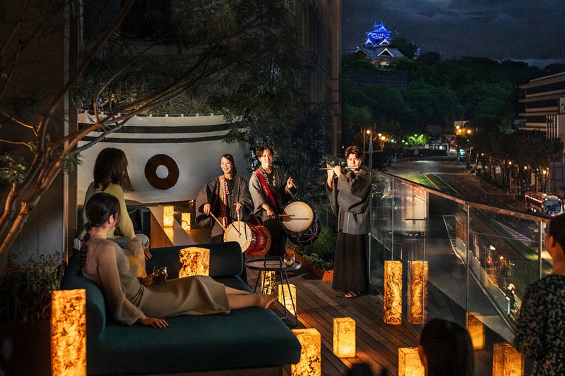 城下に酔う旅路の夜 ホテルOMO5「鼓響く宴」 15日から熊本 ／熊本 | 毎日新聞