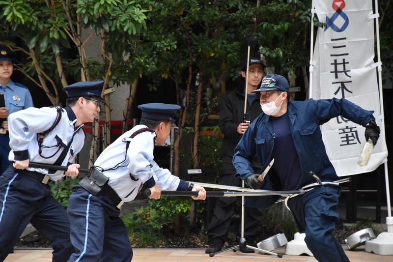 Fire and violent crime drills prepare Tokyo shopping center for ...