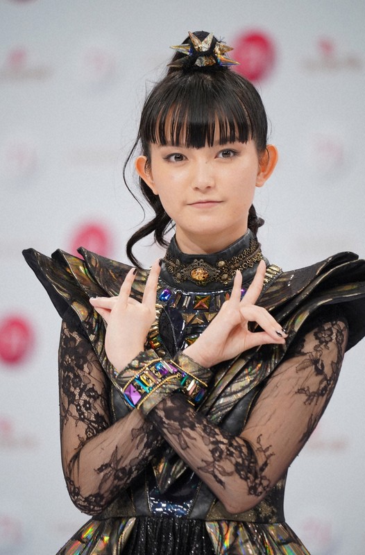 BABYMETALボーカルSU-METAL デビュー曲初めて聞いた時は「何じゃこりゃって思いました」（スポニチ） | 毎日新聞