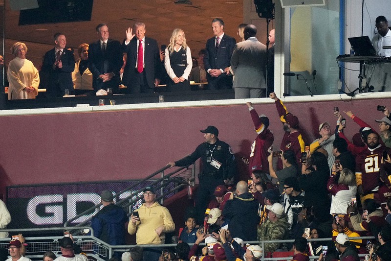 Donald Trump booed as the 1st sitting US president at a regular-season NFL game since Carter in ...