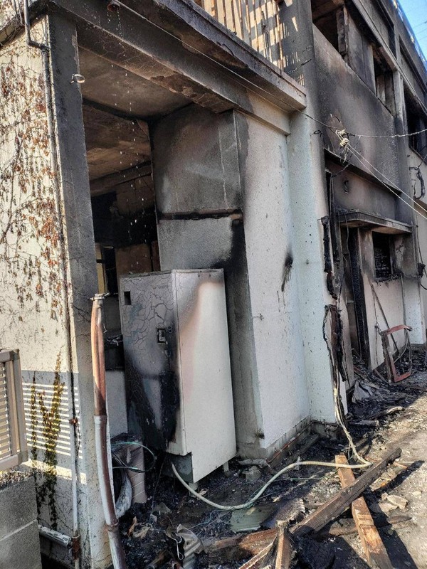 「何も残っていなくても」 立ち入り禁止に落胆する住民も 大分火災 [写真特集1/6] | 毎日新聞