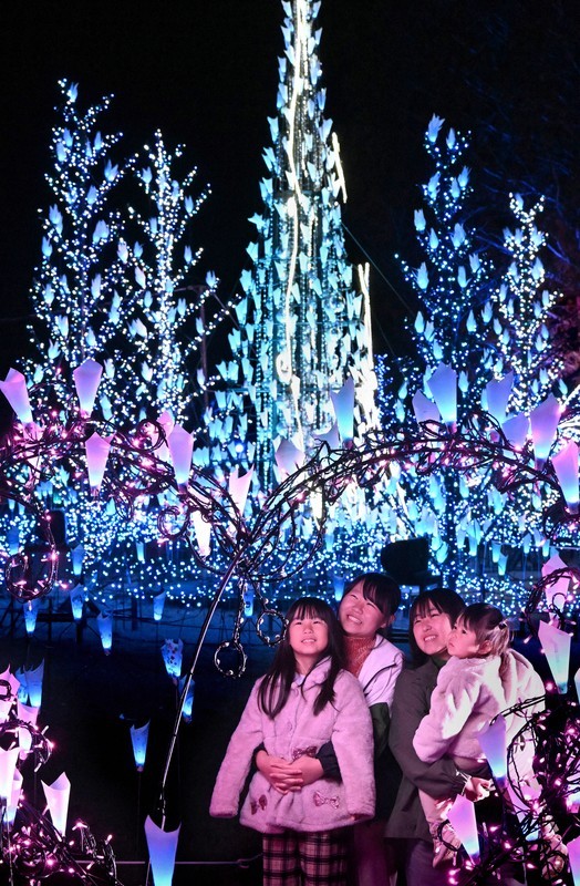 In Photos: Illuminations warm hearts at park in Japan's Yamagata Pref ...