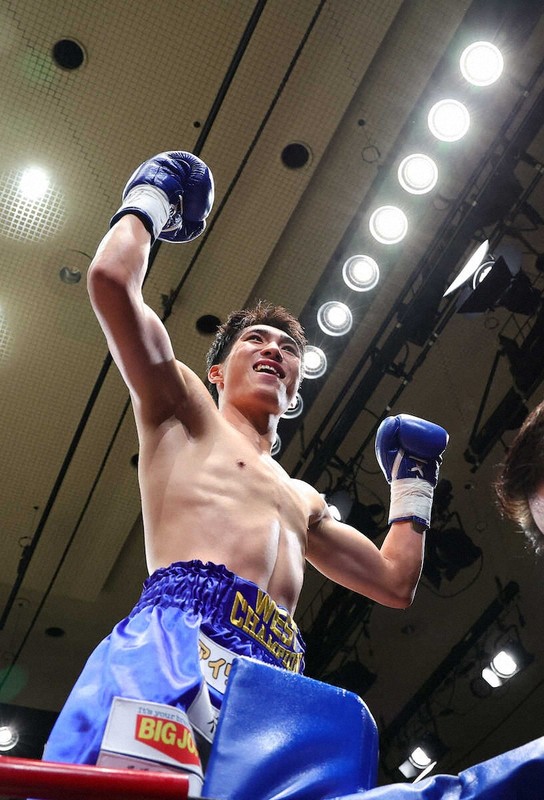 【プロボクシング】Sバンタム級の市原涼が8戦全勝8KOで敢闘賞 四国のジム2人目の全日本新人王（スポニチ） | 毎日新聞