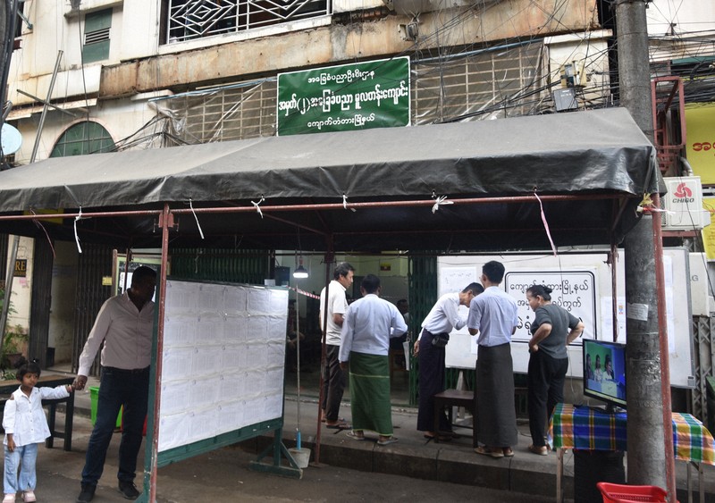 ミャンマー総選挙 国軍、低投票率も「成功」と評価 第2回投票へ | 毎日新聞