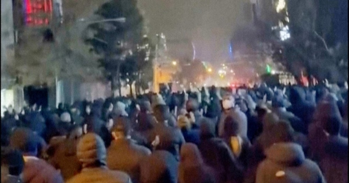 イラン：イラン、1日「150遺体」 反政府デモ 犠牲者大幅増か | 毎日新聞