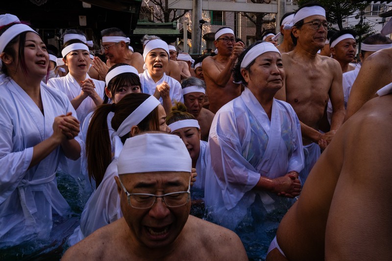 In Photos: Tokyo's New Year's ritual of ice baths - The Mainichi