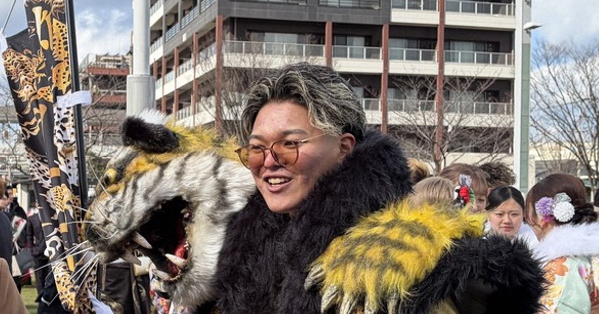 In Photos: 20-year-olds dress to impress at ceremony in southwest Japan ...