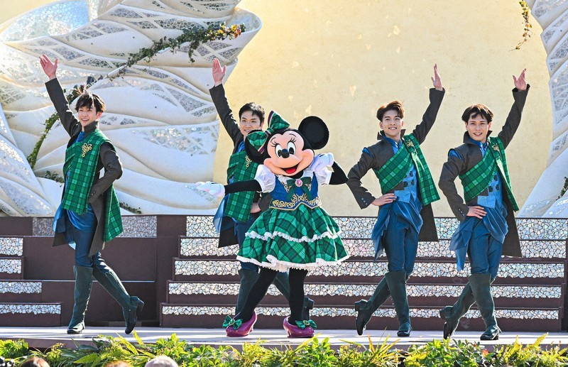 In Photos: 'Dance the Globe!' show debuts at Tokyo DisneySea ahead of ...