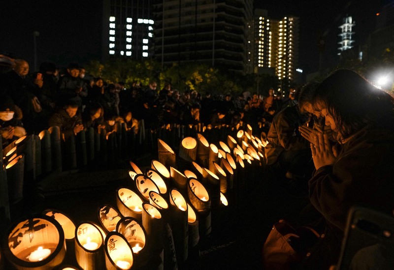 Survivors commemorate major 1995 Kobe earthquake despite fading ...