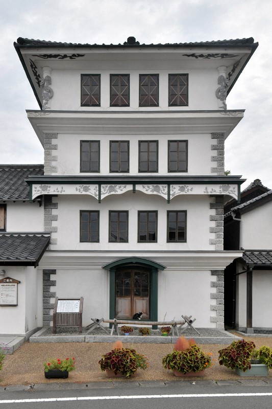 Retro Japan in Photos: 1879 building stands out in Yamaguchi Pref. port ...