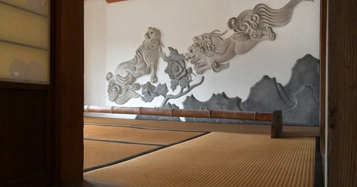 Retro Japan in Photos: 1879 building stands out in Yamaguchi Pref. port ...