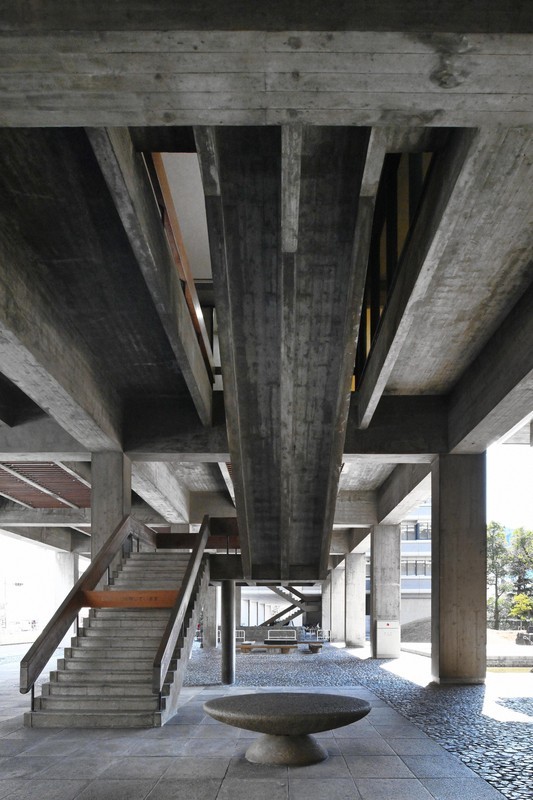 Retro Japan in Photos: Kagawa Pref. Gov't buildings emulate wooden ...