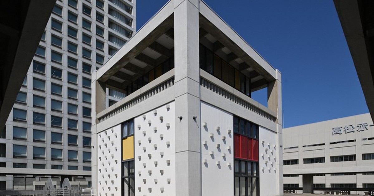 Retro Japan in Photos: Kagawa Pref. Gov't buildings emulate wooden ...